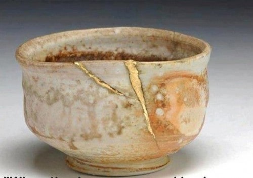 La filosofia Kintsugi: Le ferite diventano PREZIOSE | Psicologa Milano